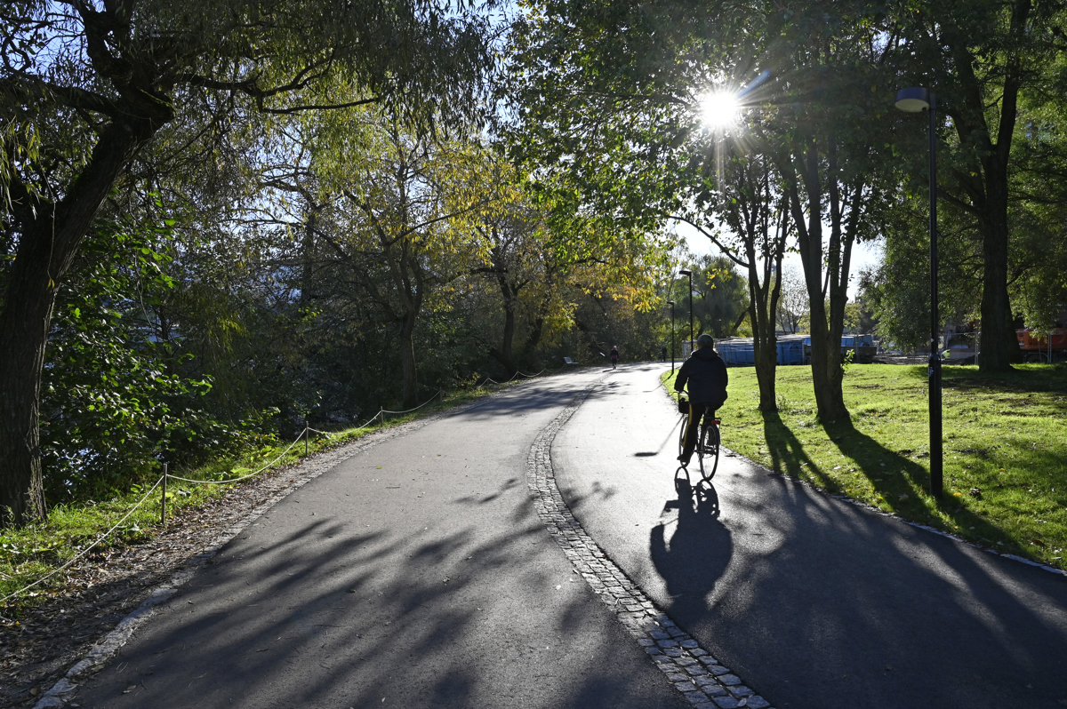 Bredare gång- och cykelbana längs Kungsholms strandstig - Stockholms stad